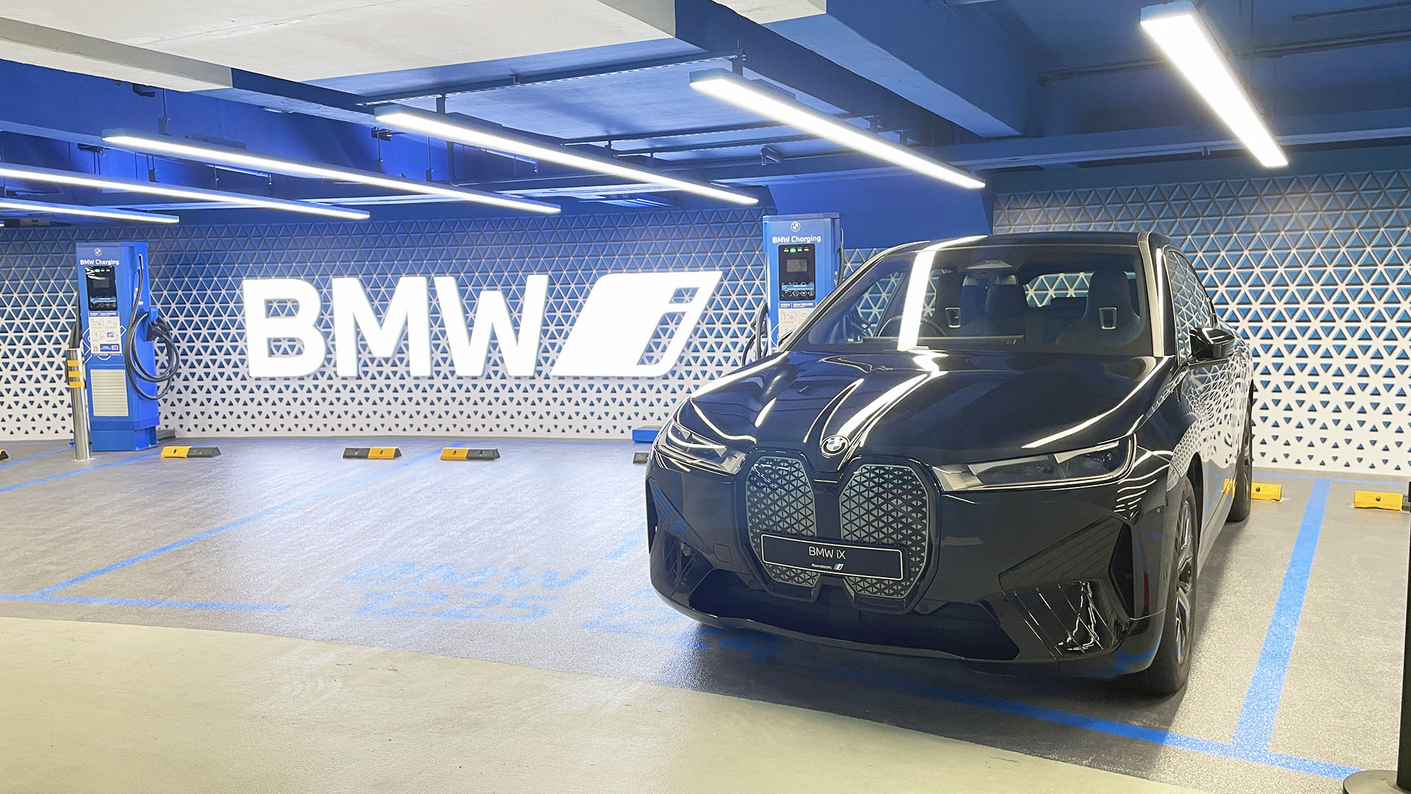 BMW iSpace純電車系豪華旗艦店 – milktalk